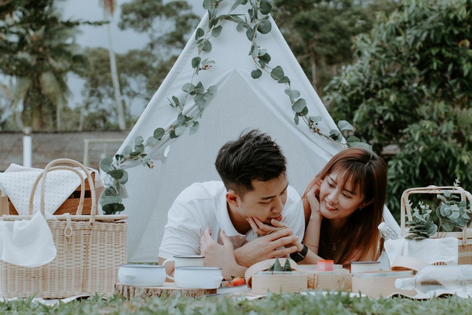 4 Simple Ways To Create Your Own Styled Photoshoots At Home ...